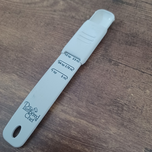 The Pampered Chef | Kitchen | The Pampered Chef Adjustable Measuring ...